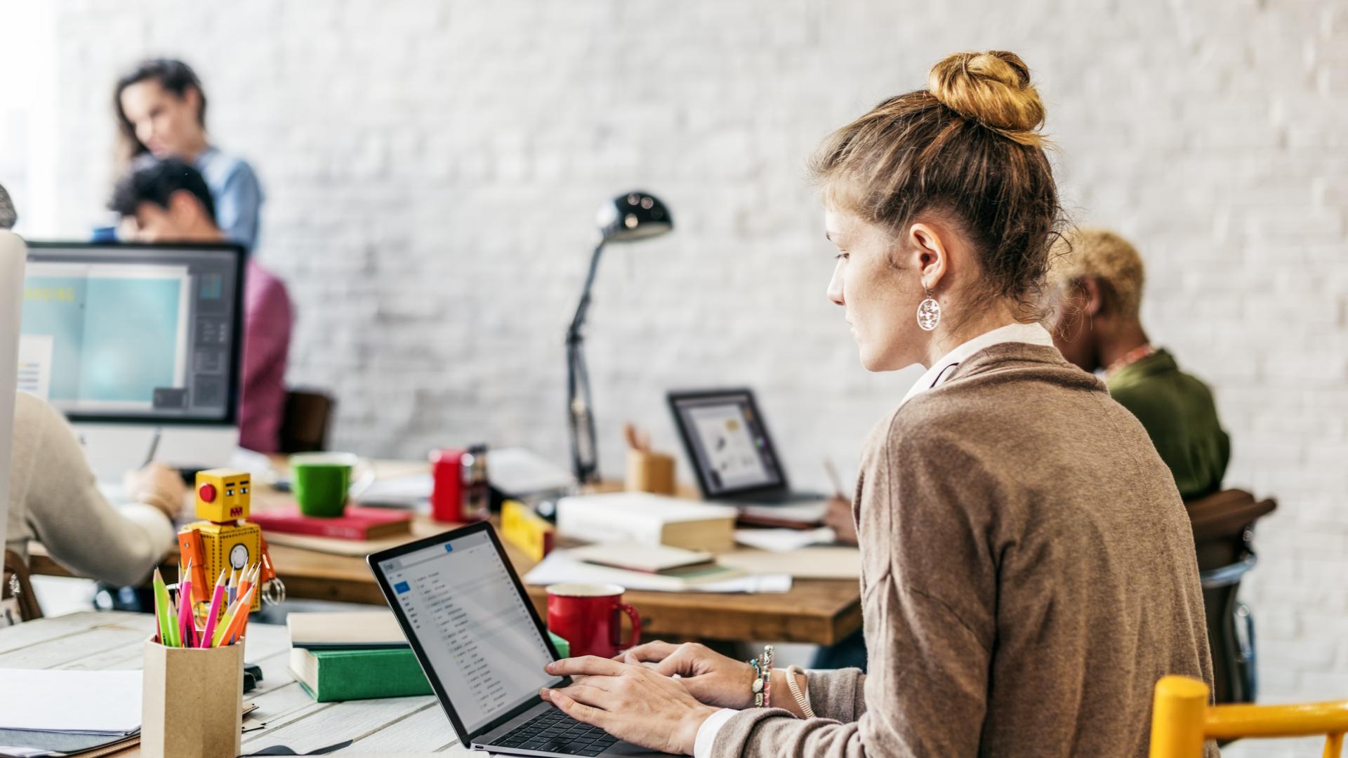 How Can Social Media Teams Work More Productively?